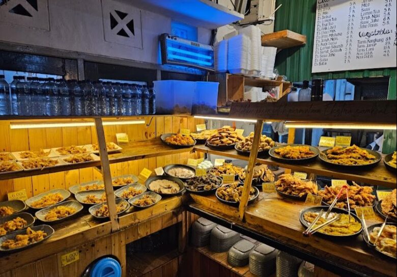 Buka 24 Jam Non Stop, Dapoer Cobek Siap Temani Santap Sahur Mahasiswa ...