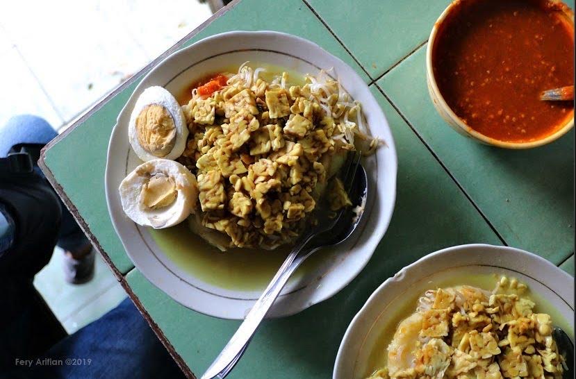 Jadi Makanan Khas Lebaran Ketupat, Berikut Orem-orem Legendaris di Kota ...