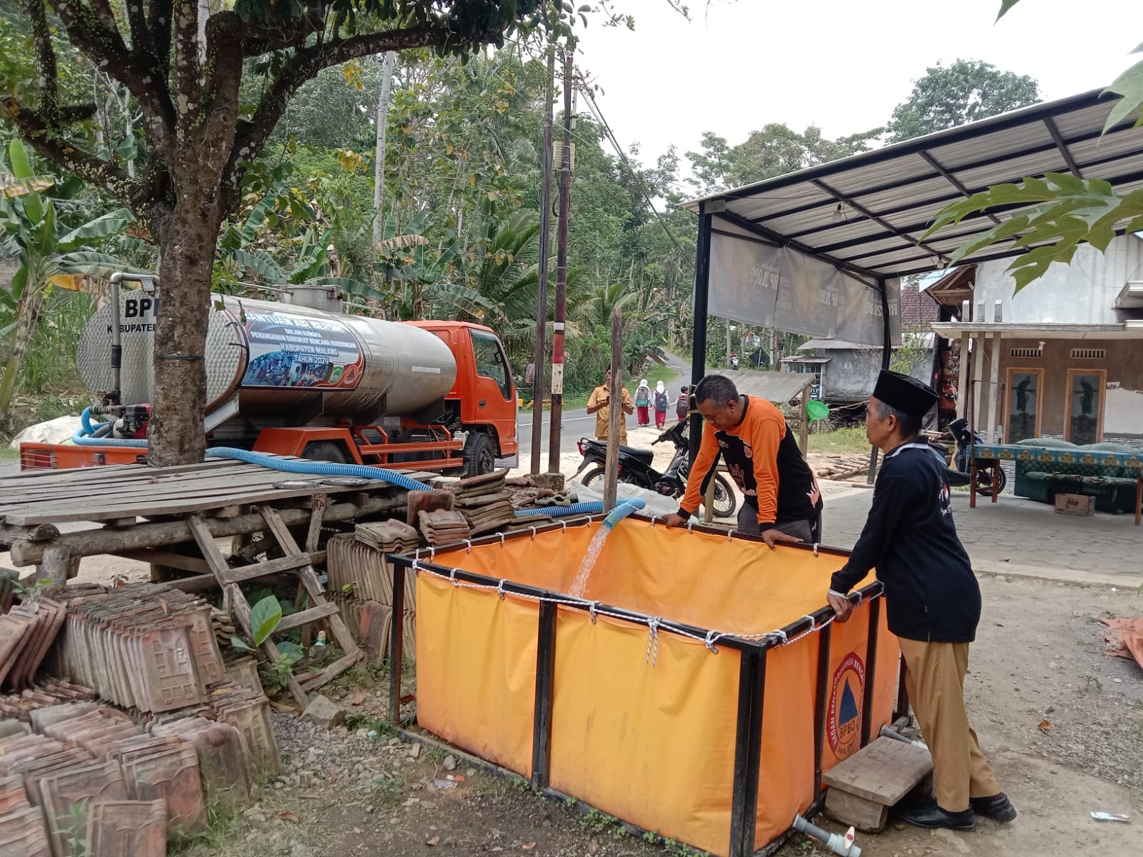 Mata Air Sumber Umbulan Mengering, Ribuan Warga Tulungrejo Malang ...