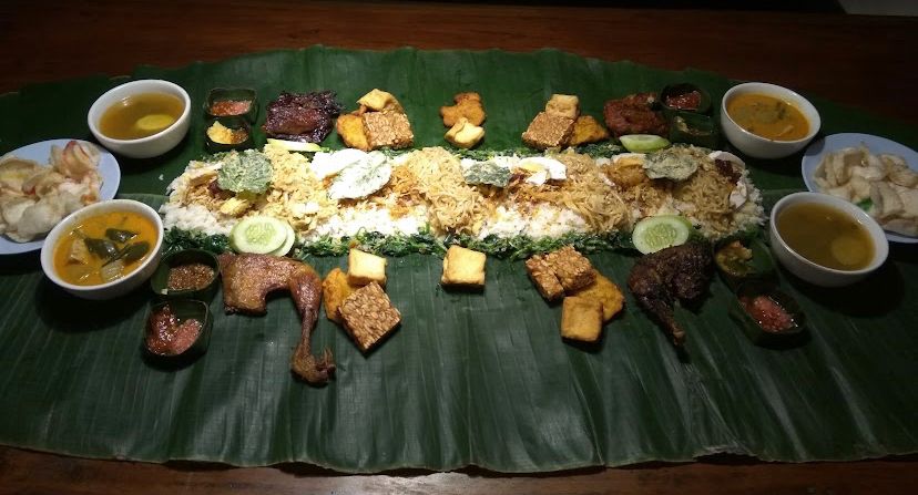 Ayam Kremes Potre Koneng, Kuliner Khas Madura Wajib Dinikmati Di Kota ...