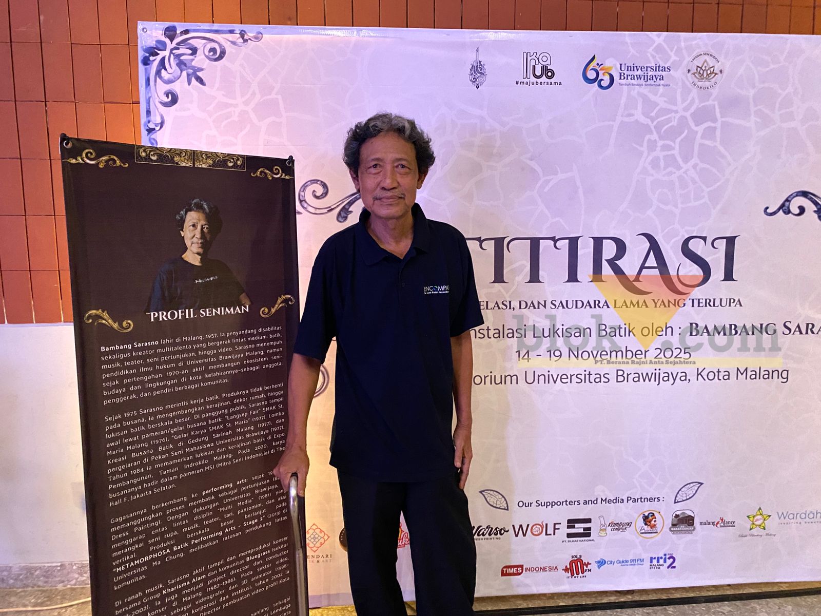 Batik, Wayang, dan Zodiak Bertemu di Pameran Titisari Karya Bambang Sarasno